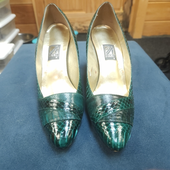 J.Renee | Shoes | Green Snake Skin Heels | Poshmark